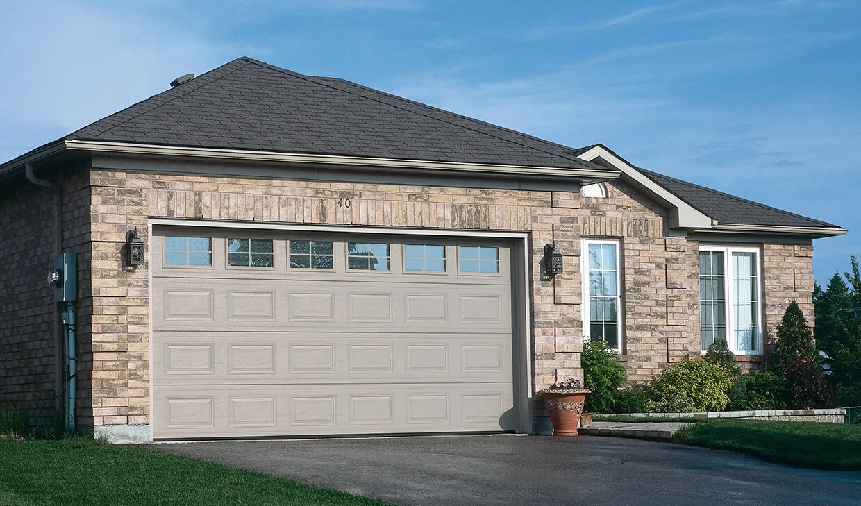 Classic CC / Classic Short design from Garaga Garage Doors